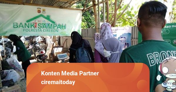 Bayar SIM Pakai Sampah, Jumlah Nasabah Bank Sampah di Cirebon Meningkat | kumparan.com